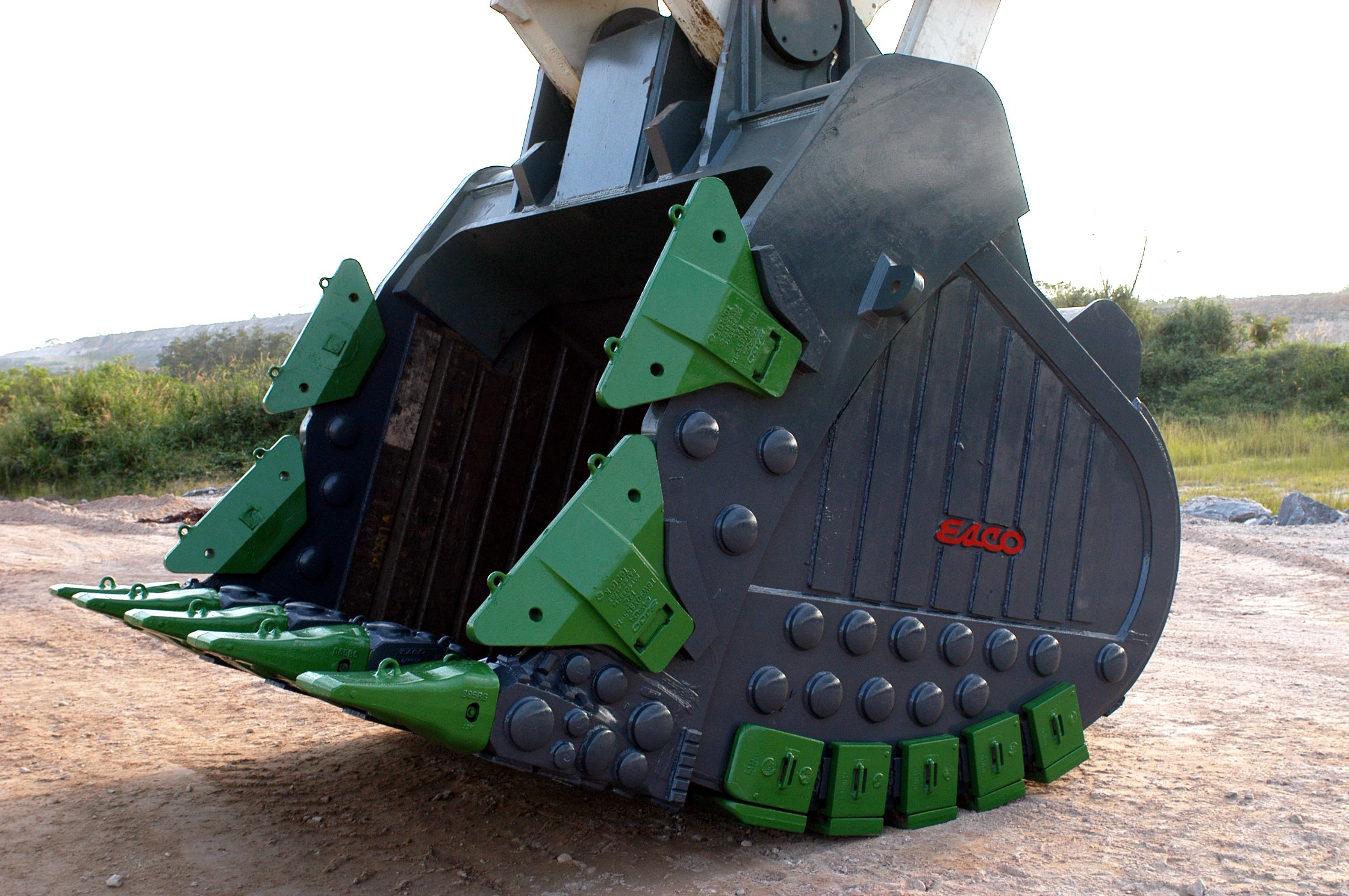 ESCO® Toplok® Plus Lip Shrouds for Buckets | Weir