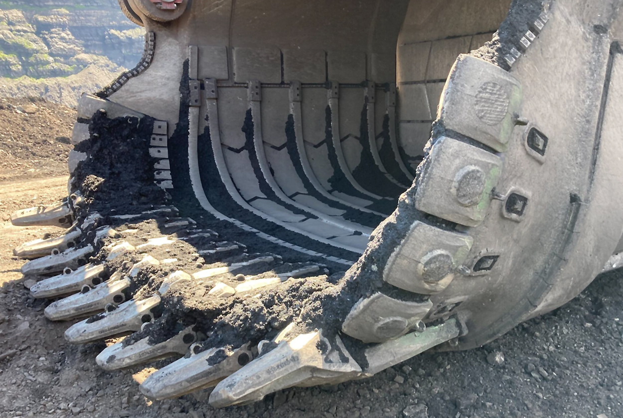 Rope Shovel Lip System Dramatically Reduces Rebuild Time | Weir